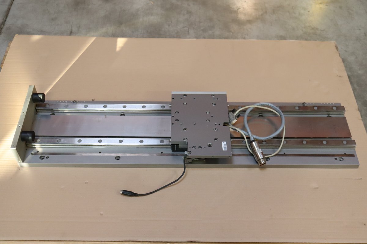 Magnetische Linearführung THK SSR25 980 mm mit Beckhoff Linearmotor F ...